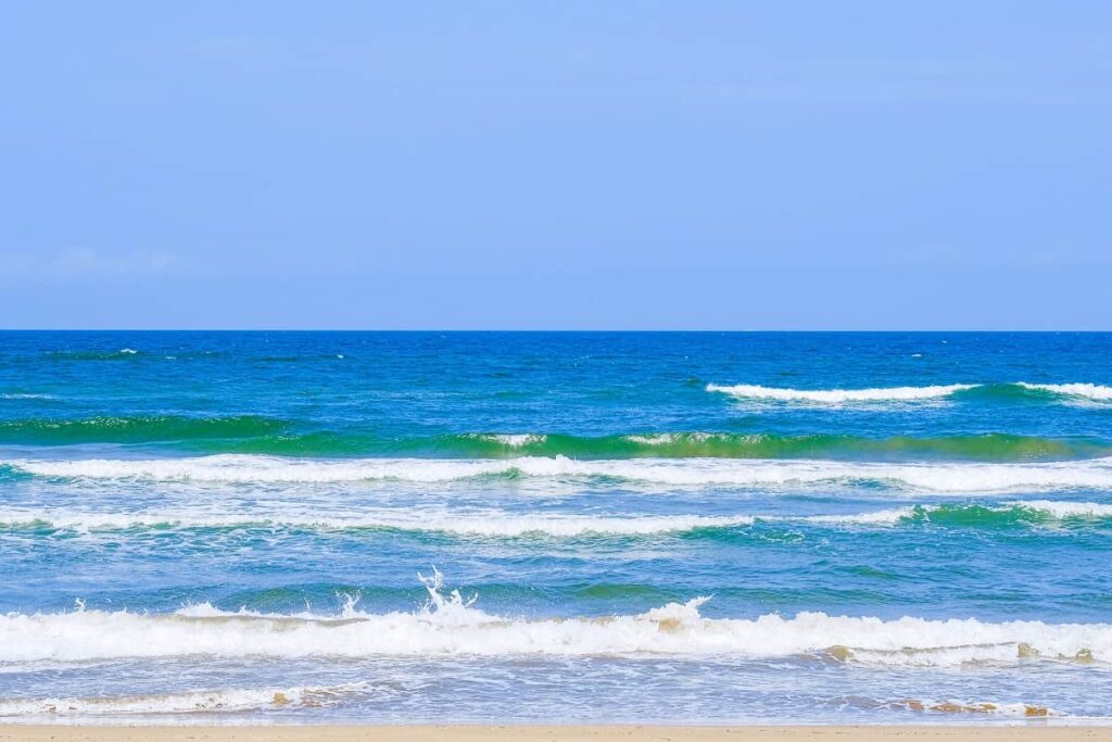 海の色が場所や時間によって違うのはなぜ？光の表現で海のことをもっと知ろう！ | Greenfield（グリーンフィールド）